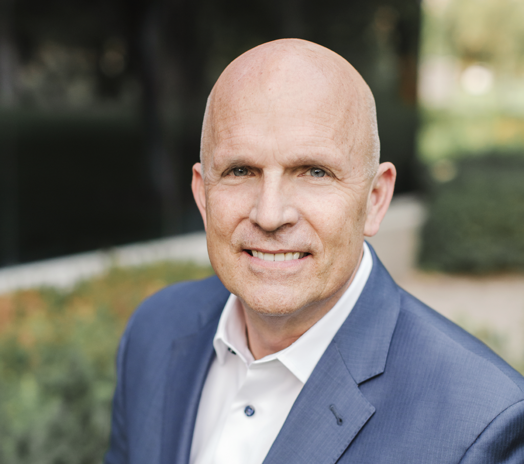 Sales Tip 1330: Build Confidence with Flashbacks and Flashforwards - Scott Savage - Daily Sales Tips