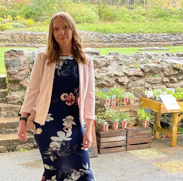 Sales Tip 1496: AE Perspective on Hunting as a Pack - Christina Brooke ...